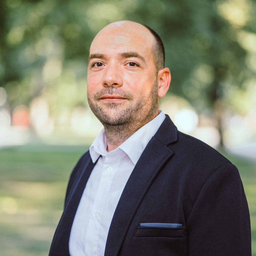 Mgr. Matej Masár | ĎALEJ PRE VÁS